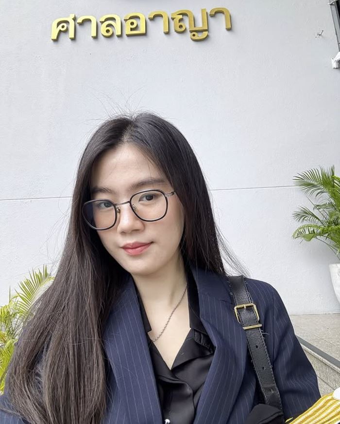 เปิดวาร์ป ทนายเมย์ ทนายสาวสวยจากโหนกระแส ยอดติดตาม IG พุ่ง